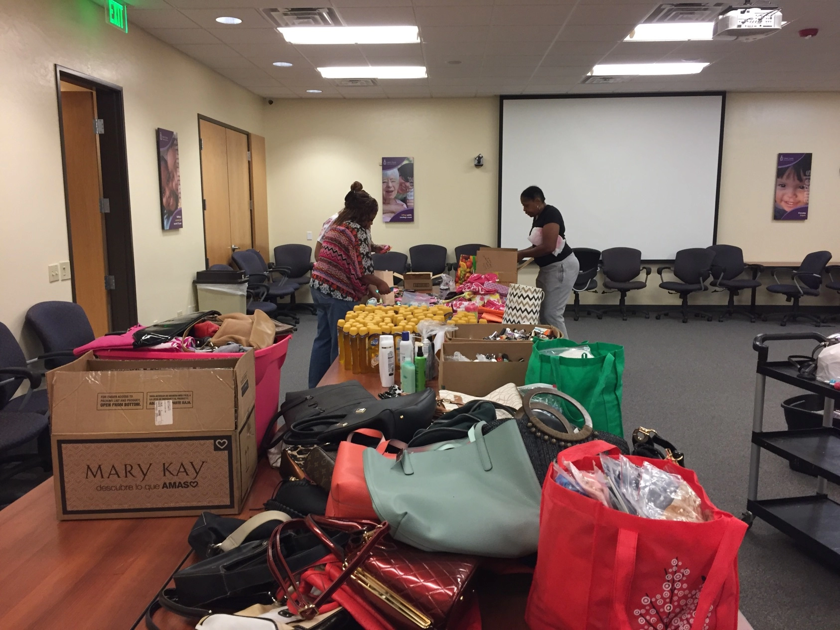 Purse Drive Helps Local Moms