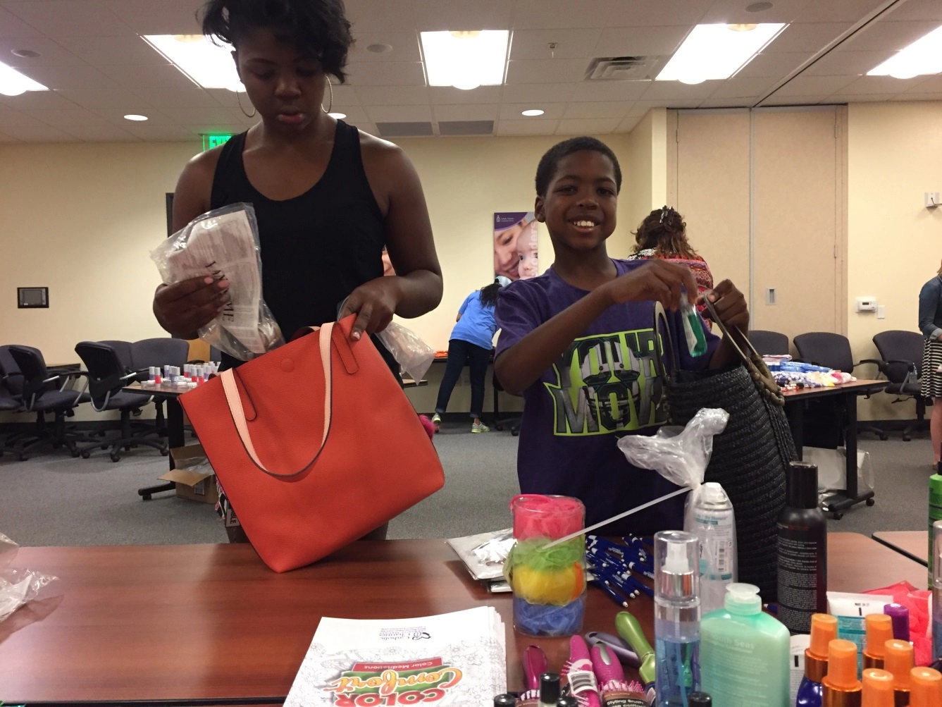 Purse Drive Helps Local Moms